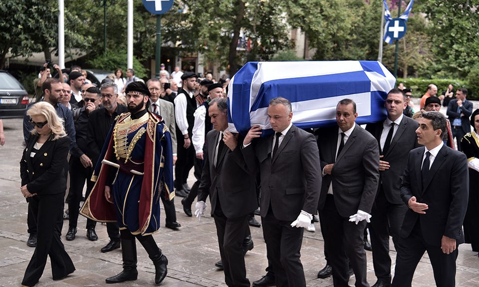 Το τελευταίο αντίο στον Γιάννη Μαρκόπουλο